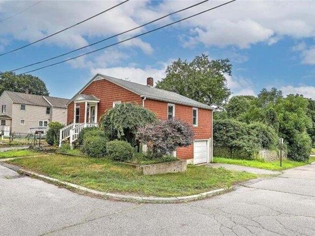 house with 3 bedroom, Woonsocket RI DS104352472