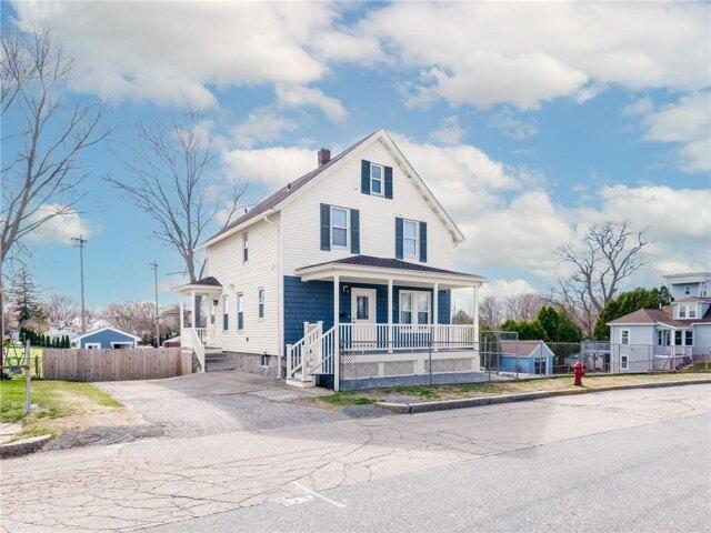 house with 3 bedroom, Woonsocket RI DS102478557