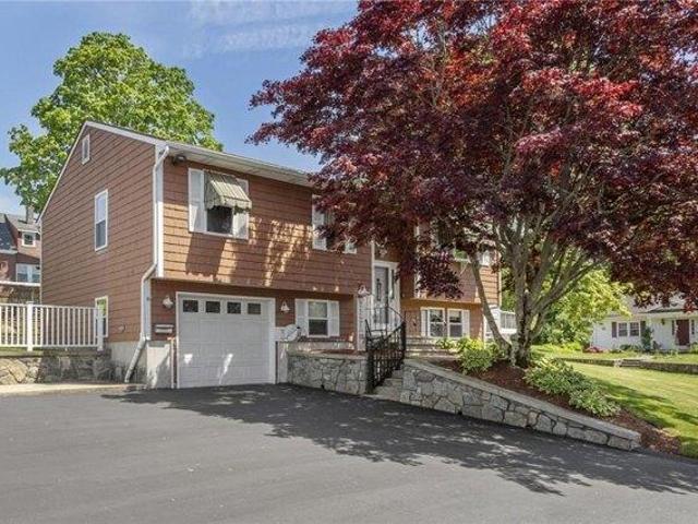 house with 3 bedroom, Woonsocket RI DS103189293