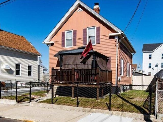 house with 3 bedroom, Woonsocket RI DS103498316