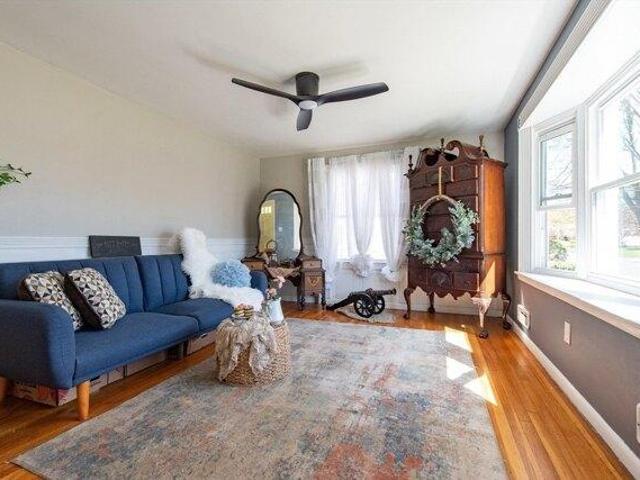 house with 3 bedroom, Woonsocket RI ES104409979