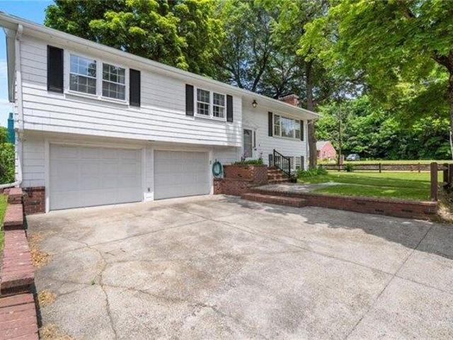 house with 3 bedroom, Woonsocket RI ES104570106