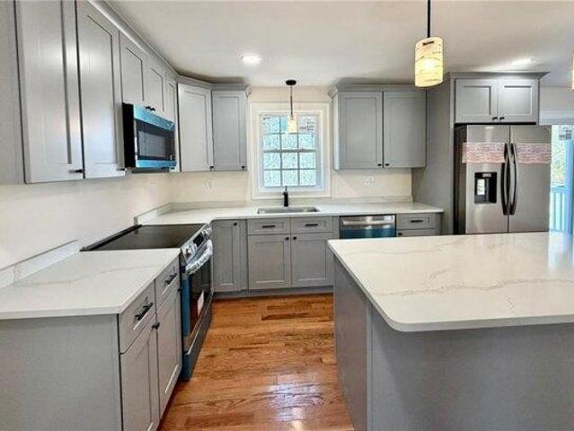house with 3 bedroom, Woonsocket RI ES104811977
