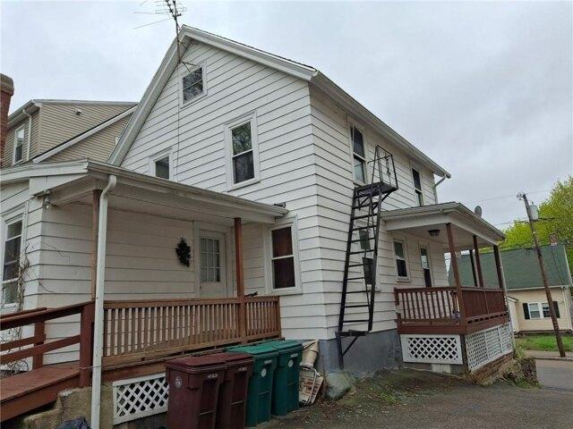 house with 3 bedroom, Woonsocket RI ES104833721