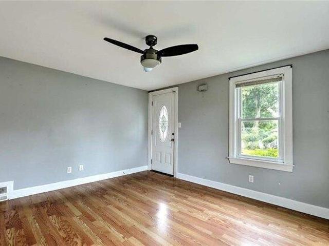house with 3 bedroom, Woonsocket RI ES104848681