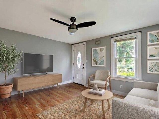 house with 3 bedroom, Woonsocket RI ES105093328
