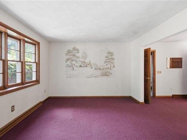 house with 3 bedroom, Woonsocket RI ES105175912
