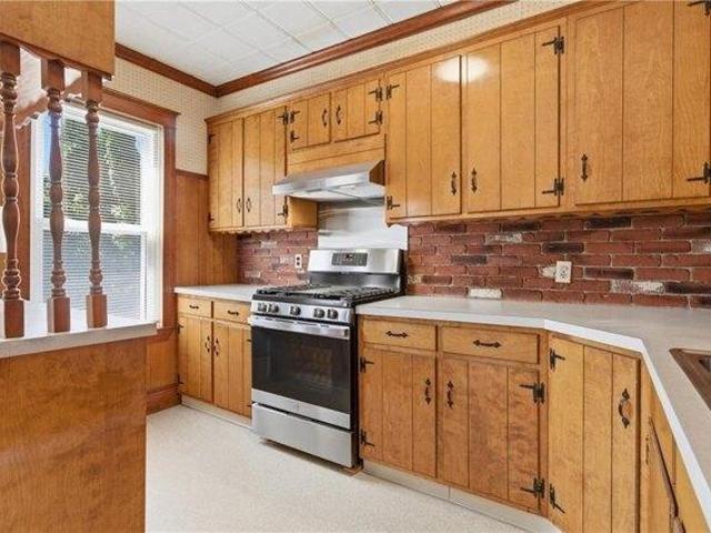 house with 3 bedroom, Woonsocket RI ES103098815