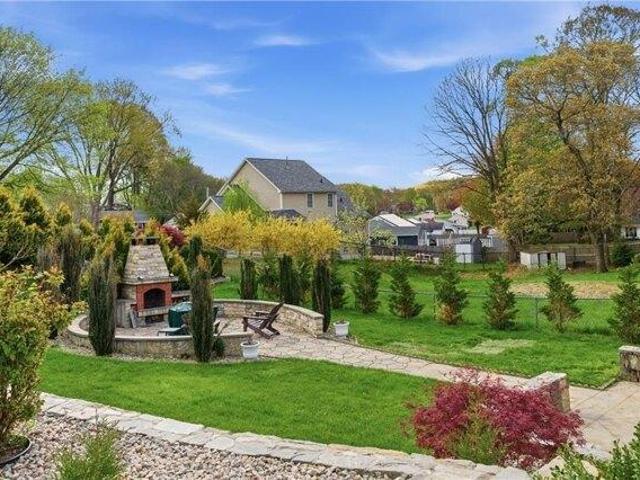 house with 3 bedroom, Woonsocket RI ES103187938
