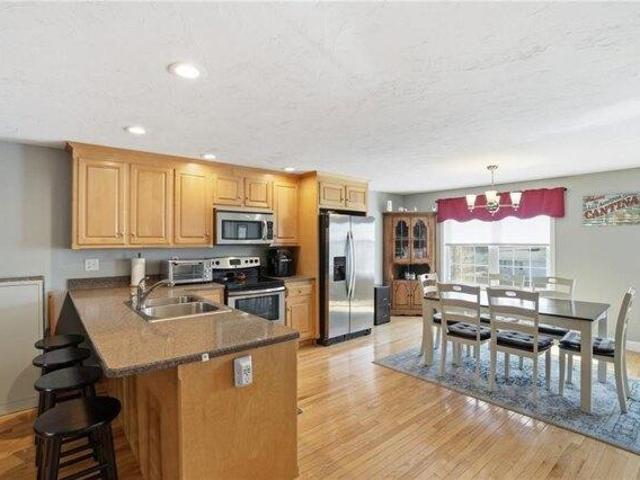 house with 3 bedroom, Woonsocket RI ES103497134