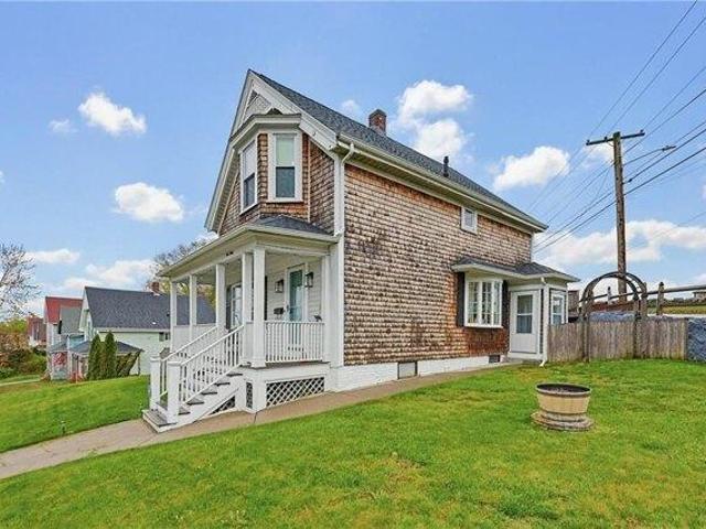 house with 3 bedroom, Woonsocket RI ES103498311