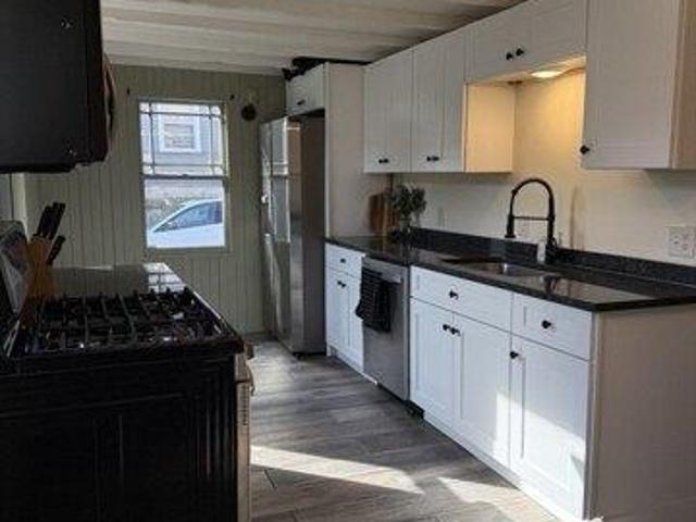 house with 3 bedroom, Woonsocket RI ES103625245