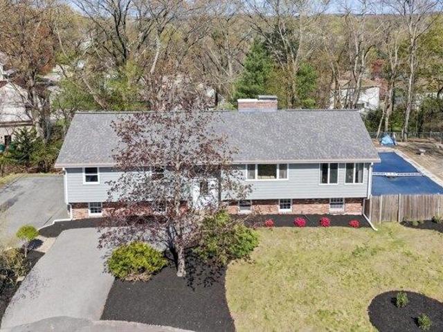 house with 3 bedroom, Woburn MA DLS102284227