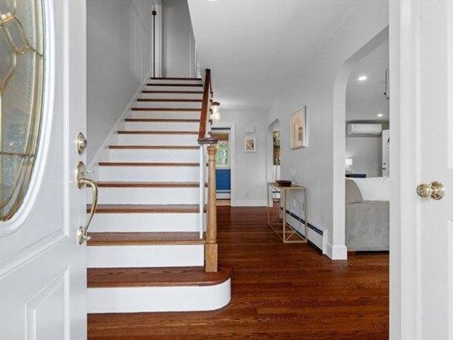 house with 3 bedroom, Woburn MA ES102859553