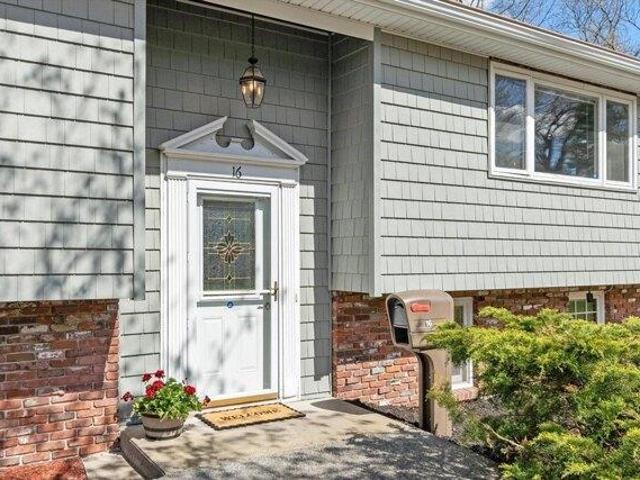 house with 3 bedroom, Woburn MA ES102860454