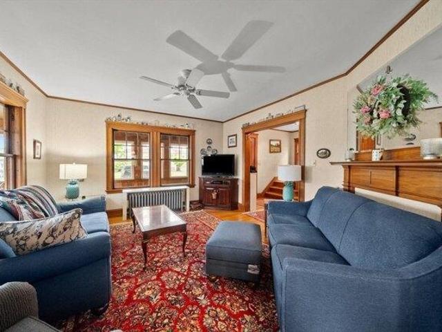 house with 3 bedroom, Woburn MA ES102961442