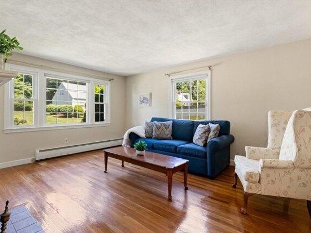 house with 3 bedroom, Woburn MA ES103498744