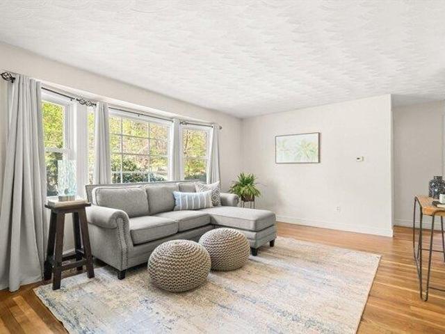 house with 3 bedroom, Woburn MA ES103071197