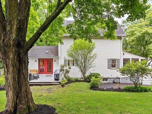 house with 3 bedroom, Woburn MA ES104010092