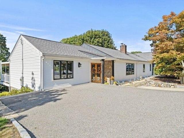 house with 3 bedroom, Woburn MA ES105401212