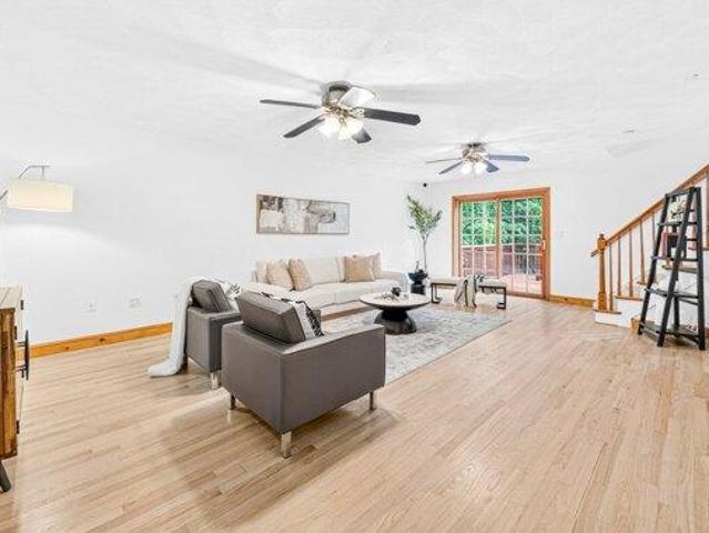 house with 3 bedroom, Woburn MA ES105402627