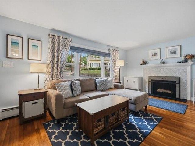 house with 3 bedroom, Woburn MA ES105040501
