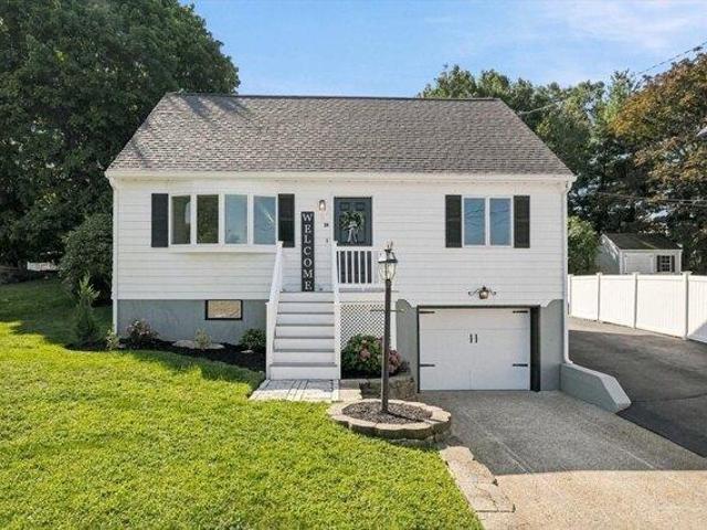 house with 3 bedroom, Woburn MA ES105059349