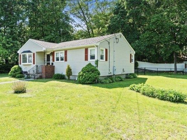 house with 3 bedroom, Woburn MA ES105082445
