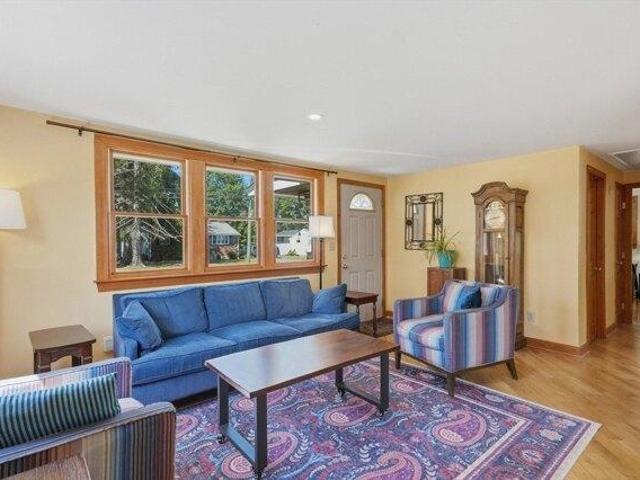 house with 3 bedroom, Woburn MA ES105094451
