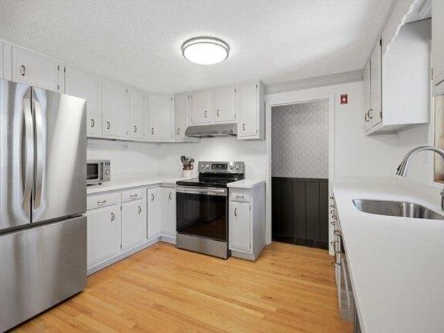 house with 3 bedroom, Woburn MA ES105142749