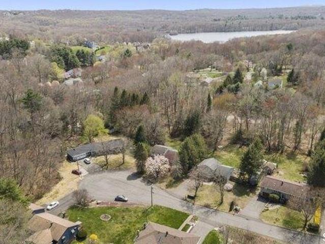 house with 3 bedroom, Wolcott CT DS102029497