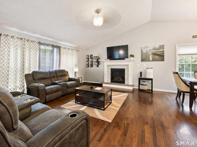 house with 3 bedroom, Wolcott CT ES105113902