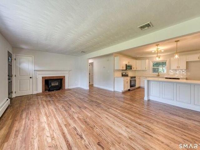 house with 3 bedroom, Wolcott CT ES105122517