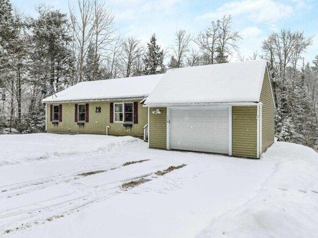 house with 3 bedroom, Wolfeboro NH DLS102444349