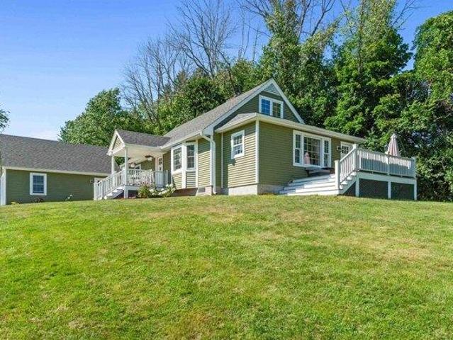 house with 3 bedroom, Wolfeboro NH ES104810136