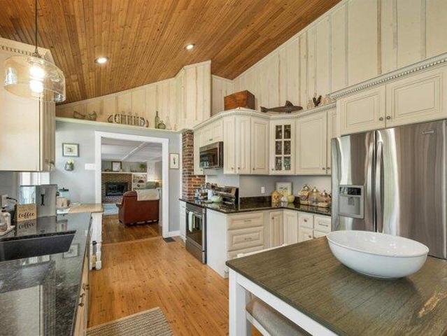 house with 3 bedroom, Wolfeboro NH ES105204135