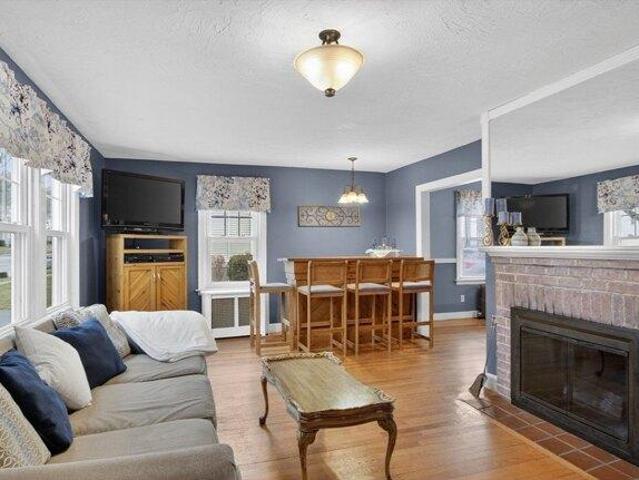 house with 3 bedroom, Worcester MA DLS101897312