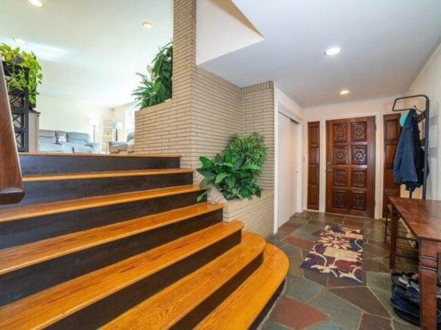 house with 3 bedroom, Worcester MA DLS102157709