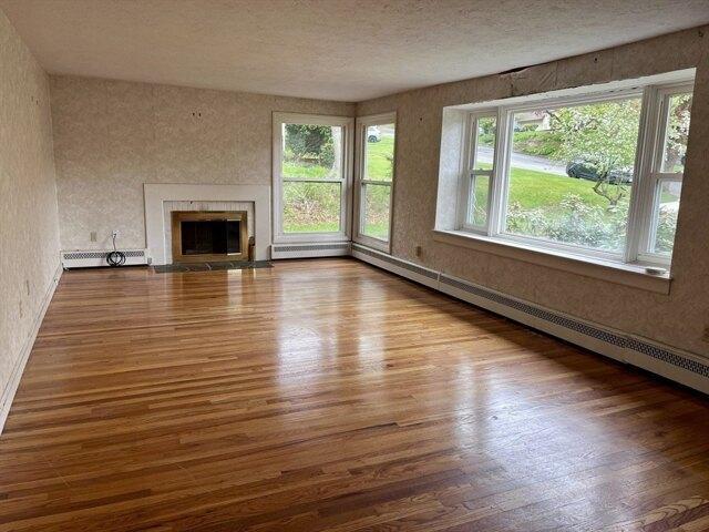house with 3 bedroom, Worcester MA DS102709225