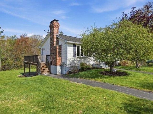 house with 3 bedroom, Worcester MA ES102922189