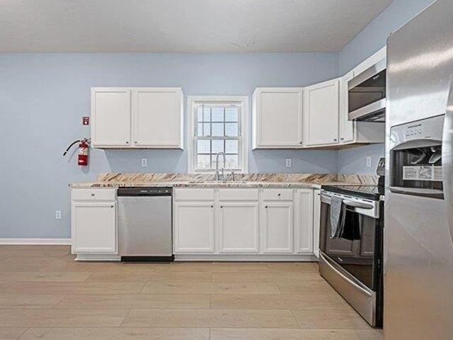 house with 3 bedroom, Worcester MA ES103622418