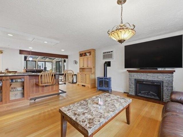 house with 3 bedroom, Worcester MA ES103849683