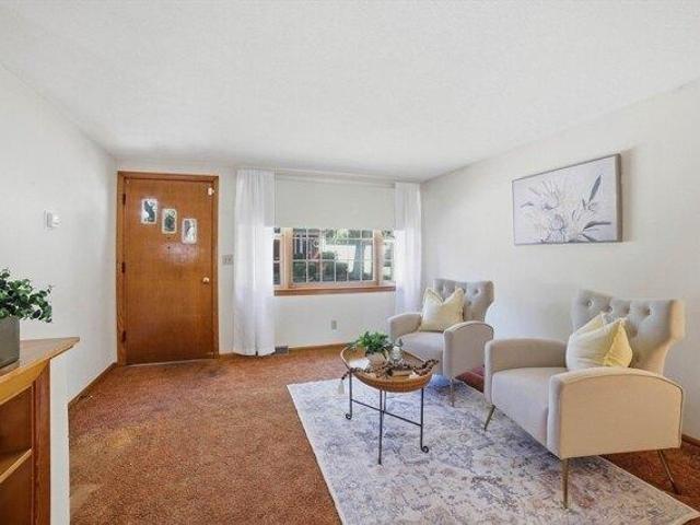 house with 3 bedroom, Worcester MA ES103930377