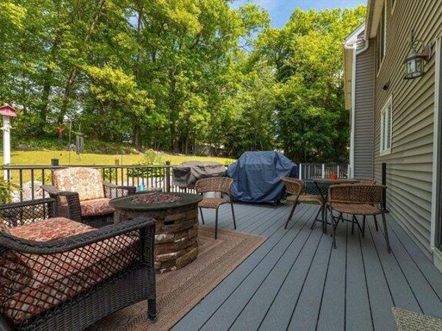 house with 3 bedroom, Worcester MA ES103221722