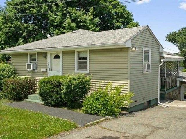 house with 3 bedroom, Worcester MA ES104441905