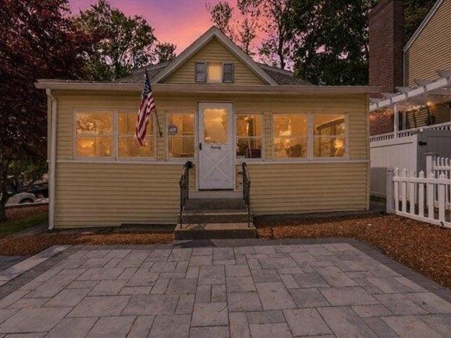 house with 3 bedroom, Worcester MA ES104514714