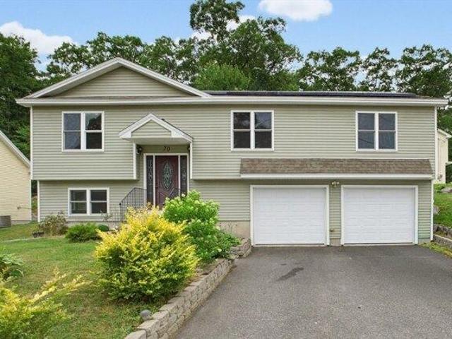house with 3 bedroom, Worcester MA ES104650428