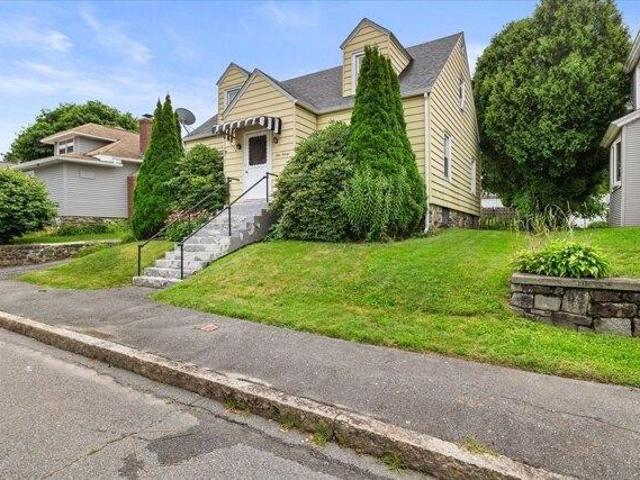 house with 3 bedroom, Worcester MA ES104831029