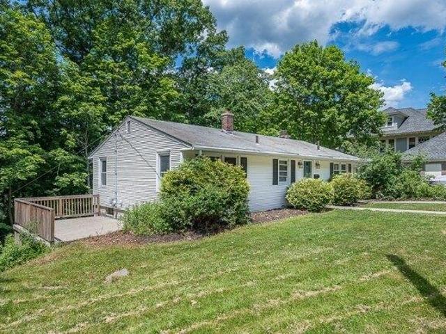 house with 3 bedroom, Worcester MA ES104834430