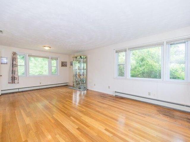 house with 3 bedroom, Worcester MA ES104848479